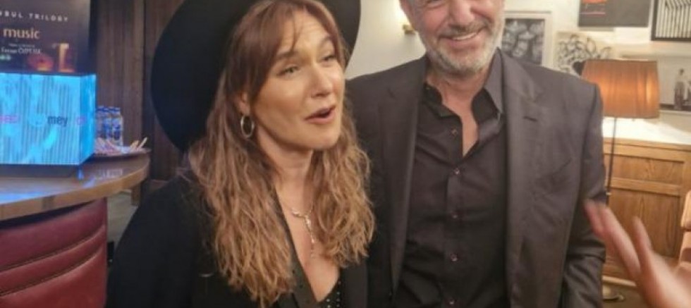 Şevval Sam reklamcı sevgilisi Cem Topçuoğlu ilk kez poz verdi ...